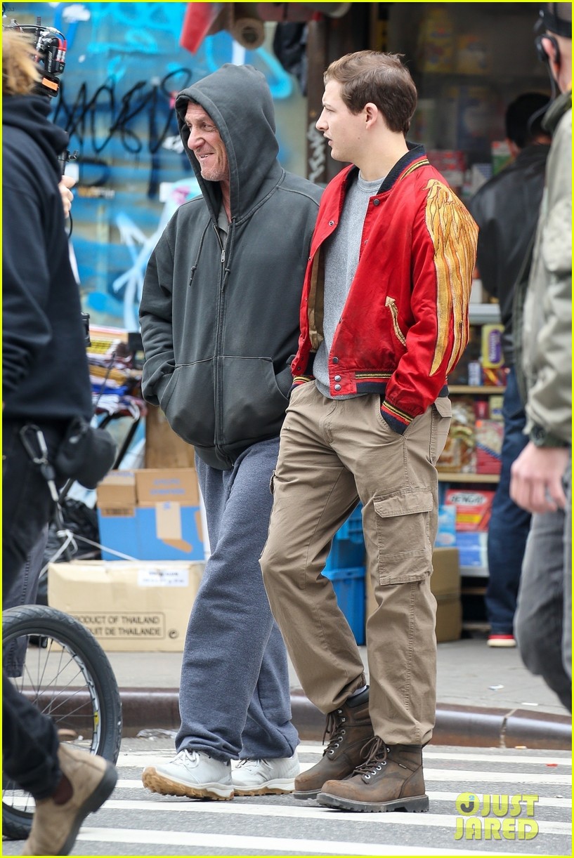 Sean Penn & Tye Sheridan Get to Work on the Set of 'Black Flies' in NYC ...