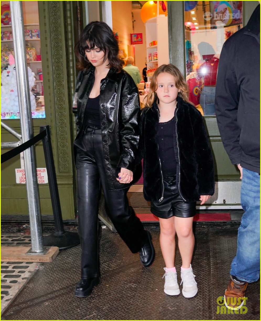 Selena Gomez Spends Time Making Slime With Sister Gracie Teefey in NYC ...