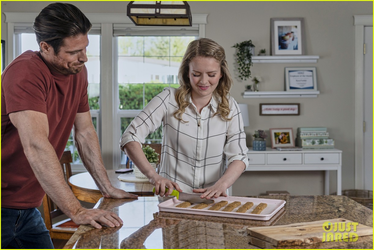 'When Calls The Heart's Andrea Brooks Makes Her Leading Lady Debut in ...