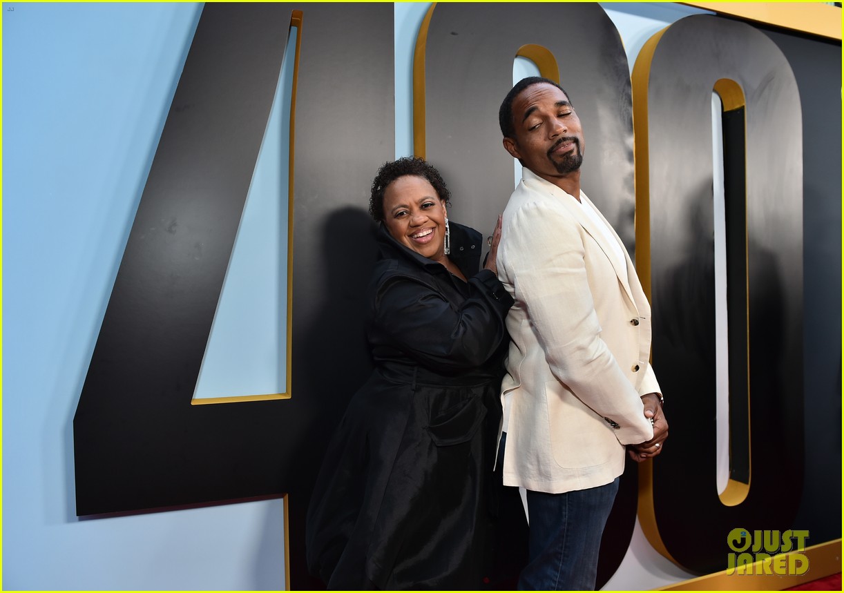 Ellen Pompeo Joins Her 'Grey's Anatomy' Co-Stars for 400th Episode ...