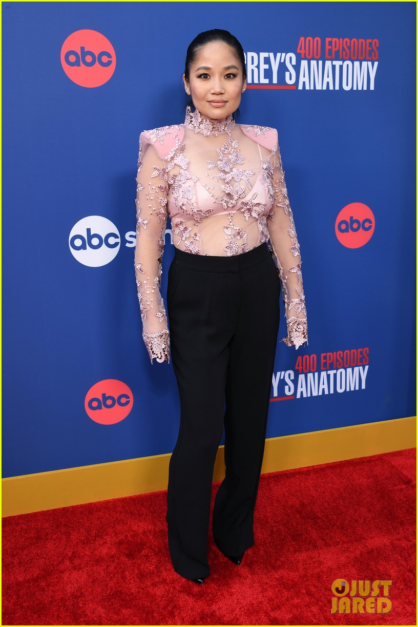 Ellen Pompeo Joins Her 'Grey's Anatomy' Co-Stars for 400th Episode ...