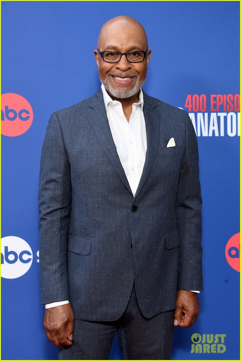 Ellen Pompeo Joins Her 'Grey's Anatomy' Co-Stars for 400th Episode ...