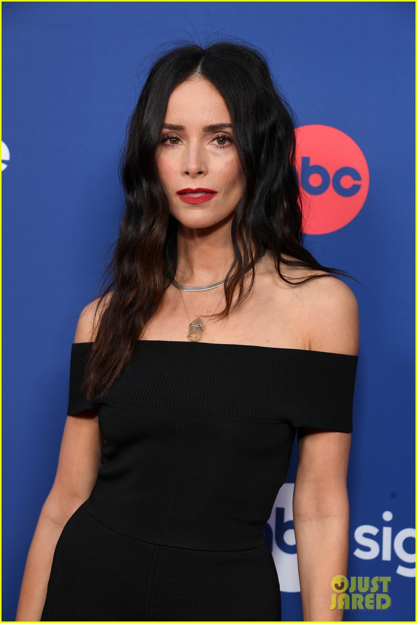 Ellen Pompeo Joins Her 'Grey's Anatomy' Co-Stars for 400th Episode ...