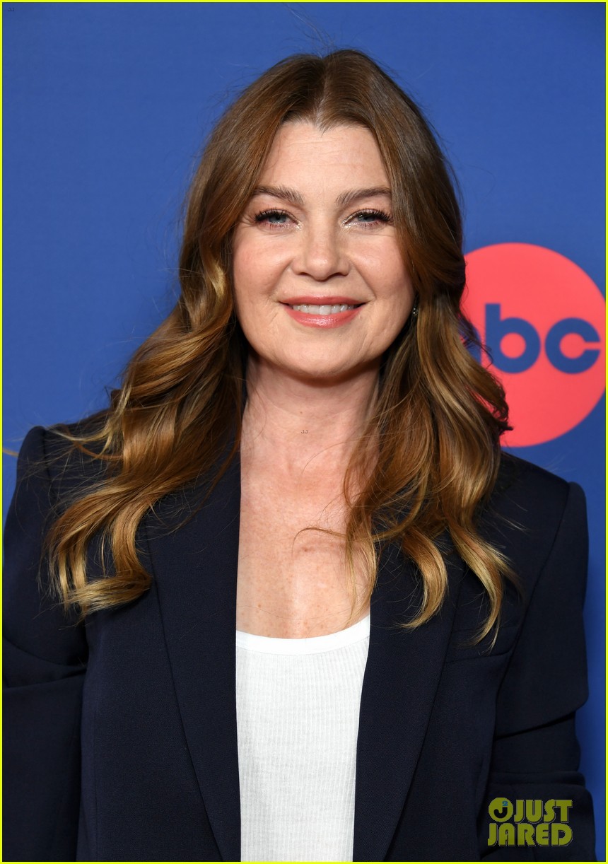 Ellen Pompeo Joins Her 'Grey's Anatomy' Co-Stars for 400th Episode ...