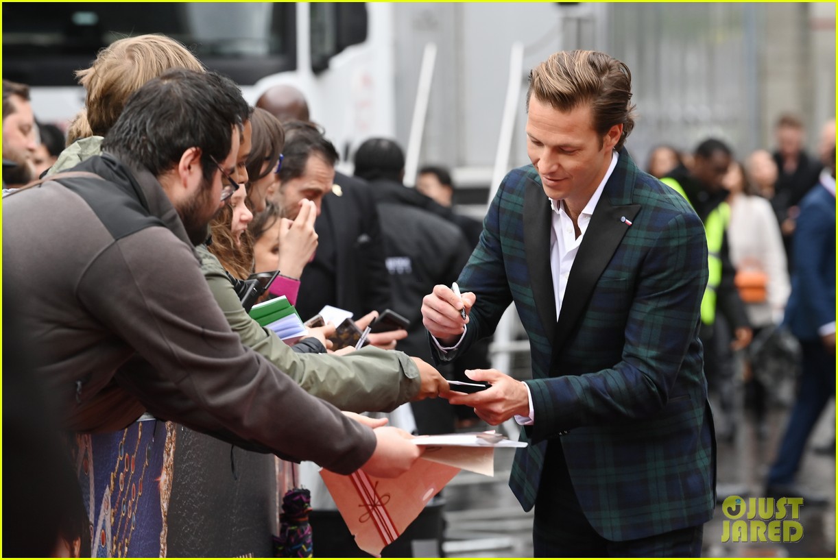 Austin Butler, Tom Hanks & More Bring Their 'Elvis' Movie to London ...