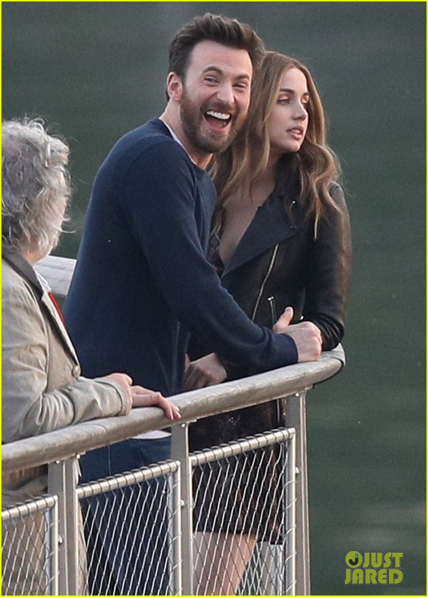 Chris Evans & Ana de Armas Film Kissing Scene for New Movie 'Ghosted' in Washington, DC: Photo ...