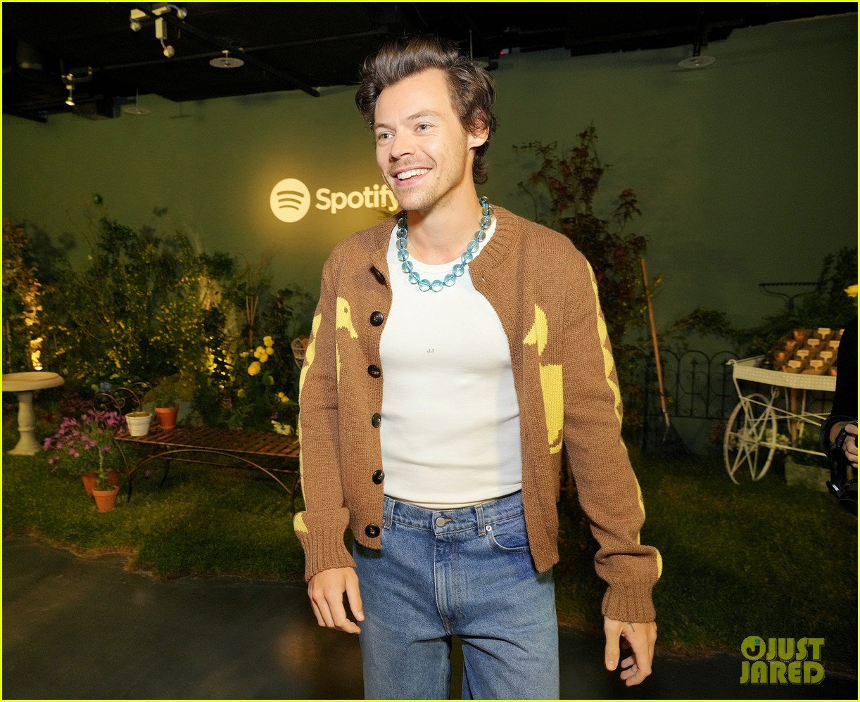 Harry Styles Surprises Fans at Spotify's Celebration of His New Album ...