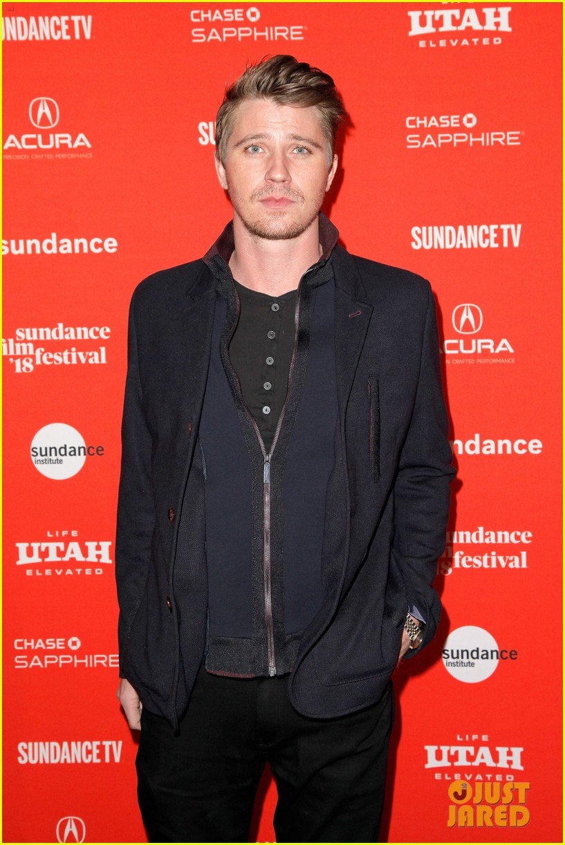 Garrett Hedlund Shows Off Ripped Abs in New Gym Photo!: Photo 4756819 ...