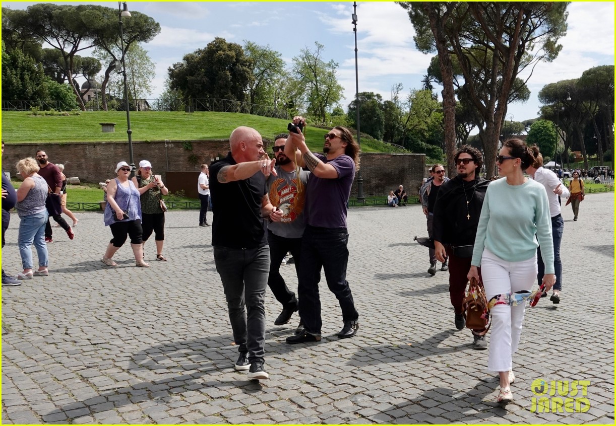 Jason Momoa Was Blown Away By The Sight of The Colosseum in Rome & His ...