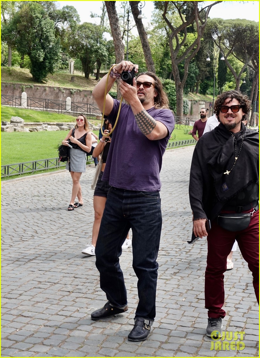 Jason Momoa Was Blown Away By The Sight of The Colosseum in Rome & His ...