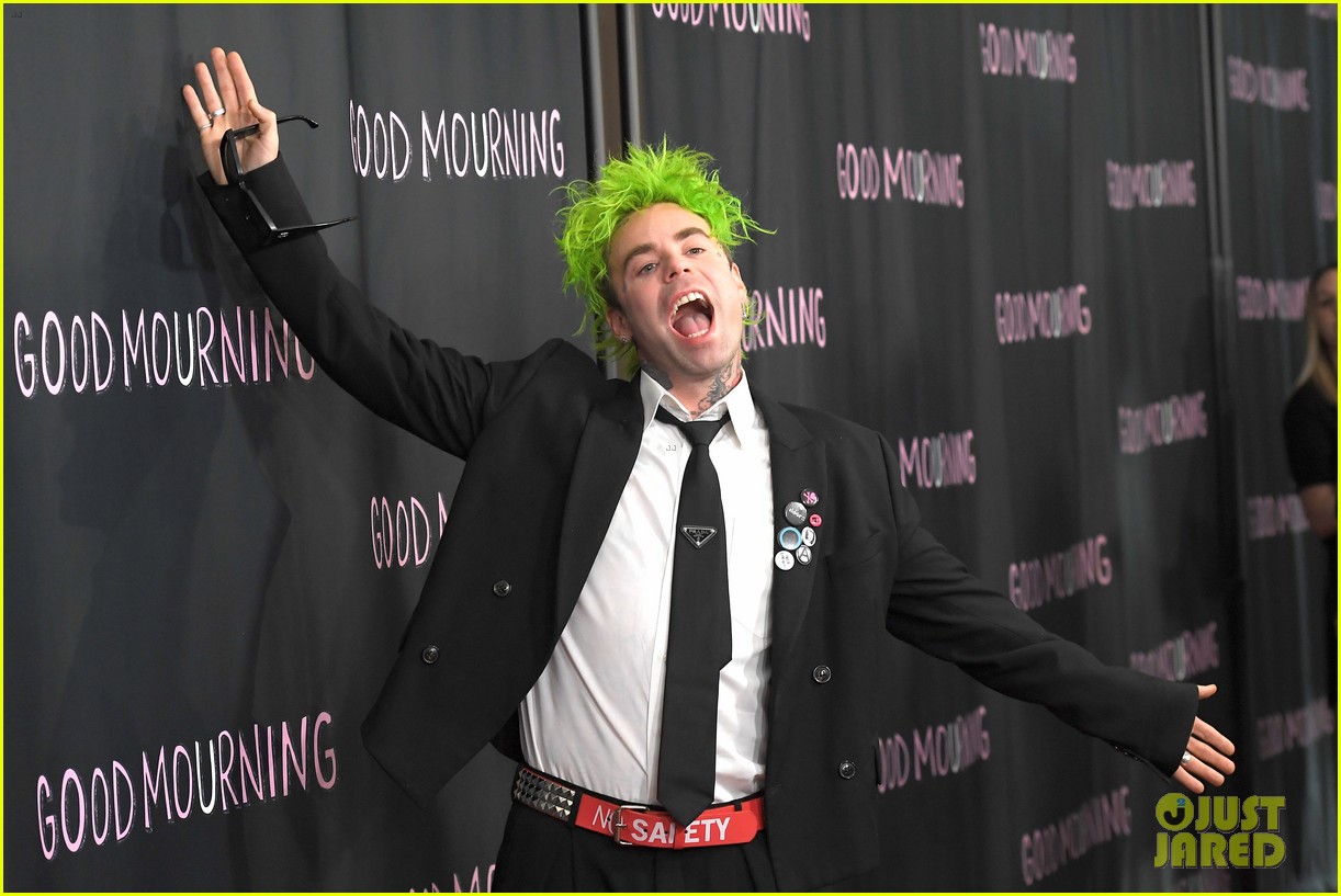 Machine Gun Kelly Lights Up at 'Good Mourning' Premiere with Fiancee ...