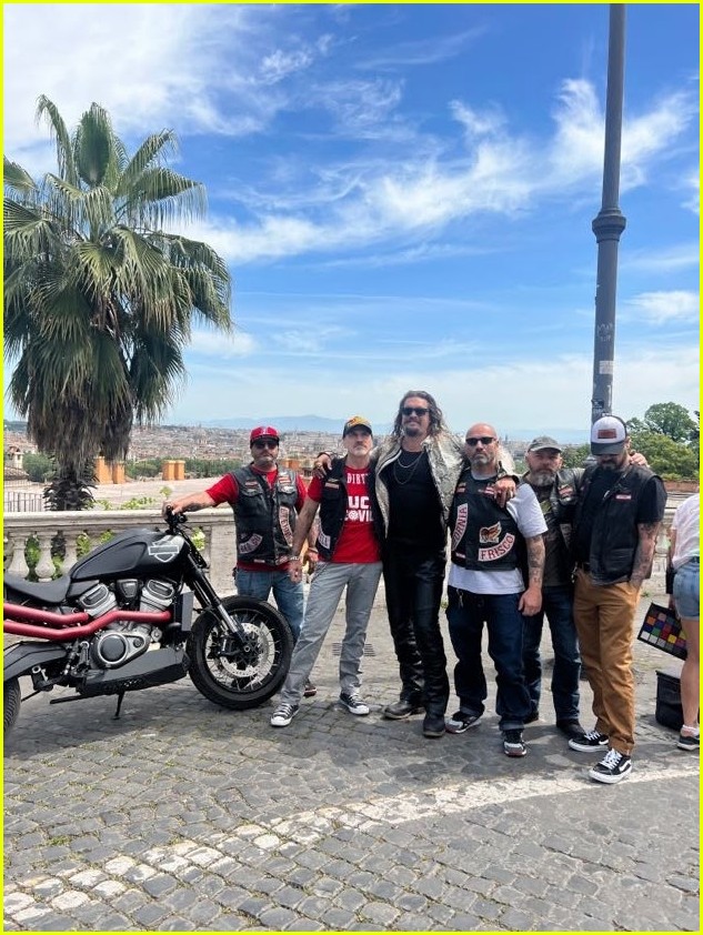 Jason Momoa Wraps 'Fast X' Rome Shoot, Goes Shirtless While Heading to ...