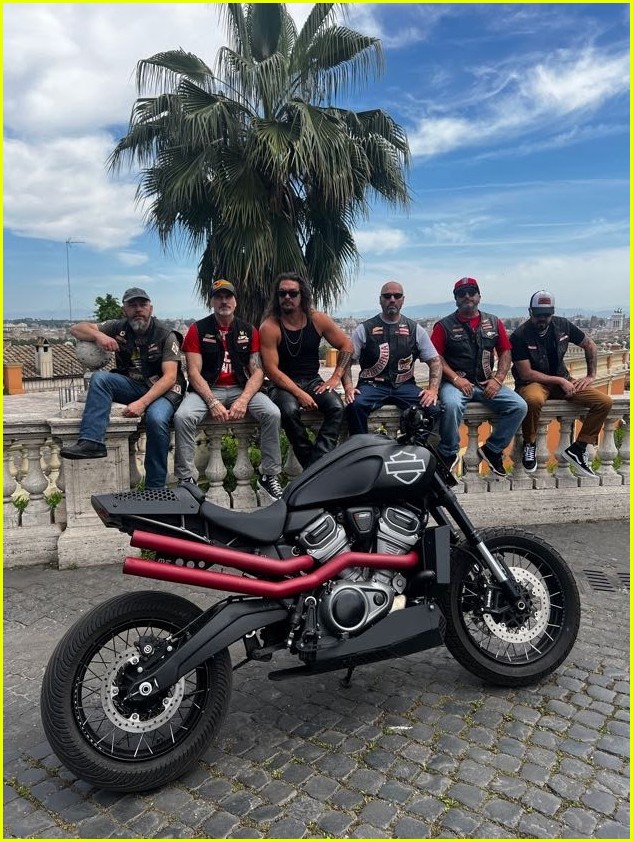 Jason Momoa Wraps 'Fast X' Rome Shoot, Goes Shirtless While Heading to ...