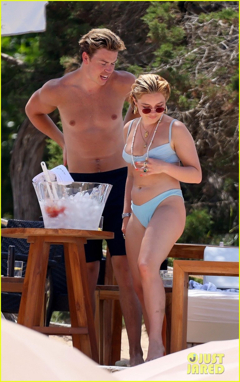 Florence Pugh & Will Poulter Spend Time Together at the Beach, Play Around in Ocean in New ...