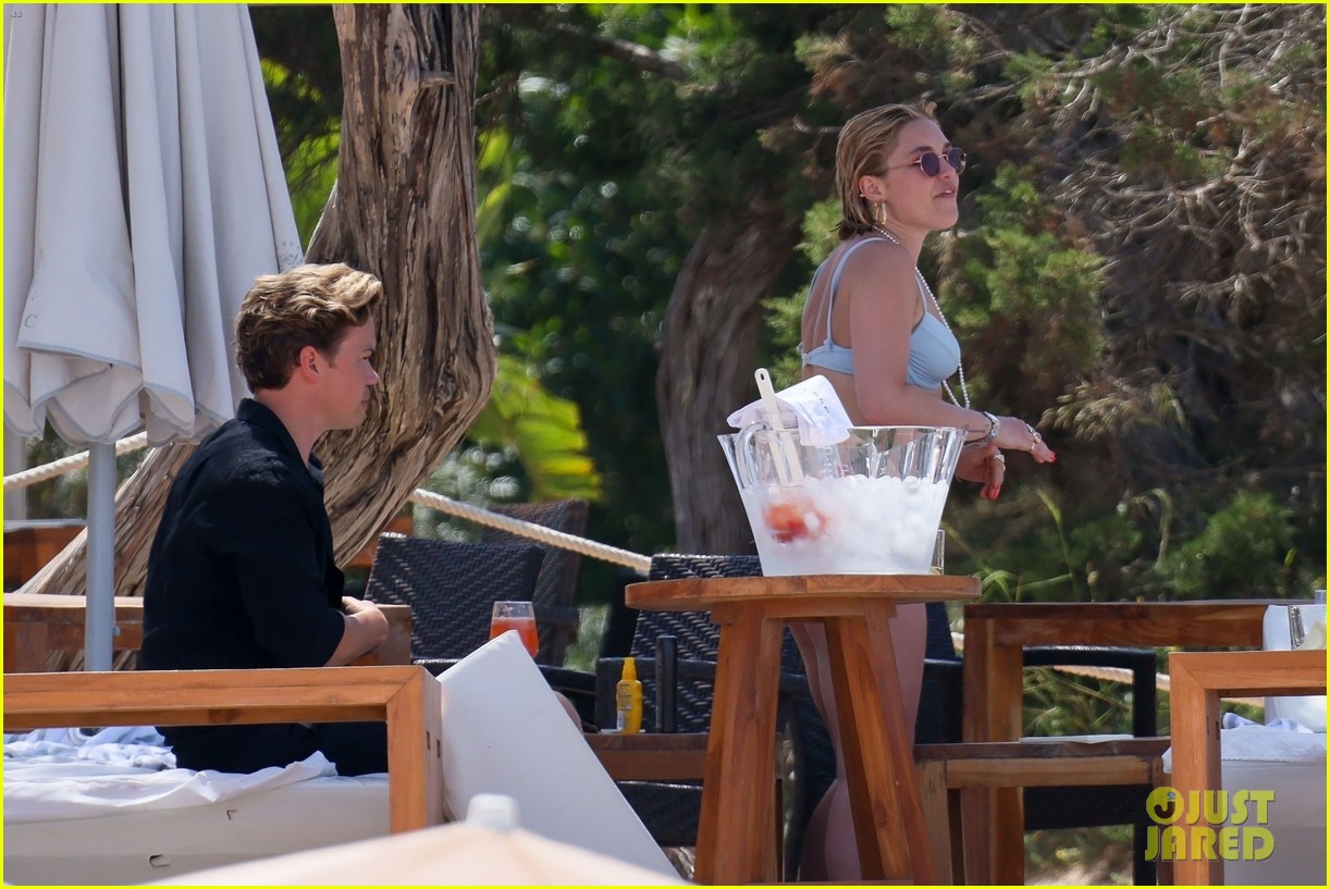 Florence Pugh & Will Poulter Spend Time Together at the Beach, Play Around in Ocean in New ...