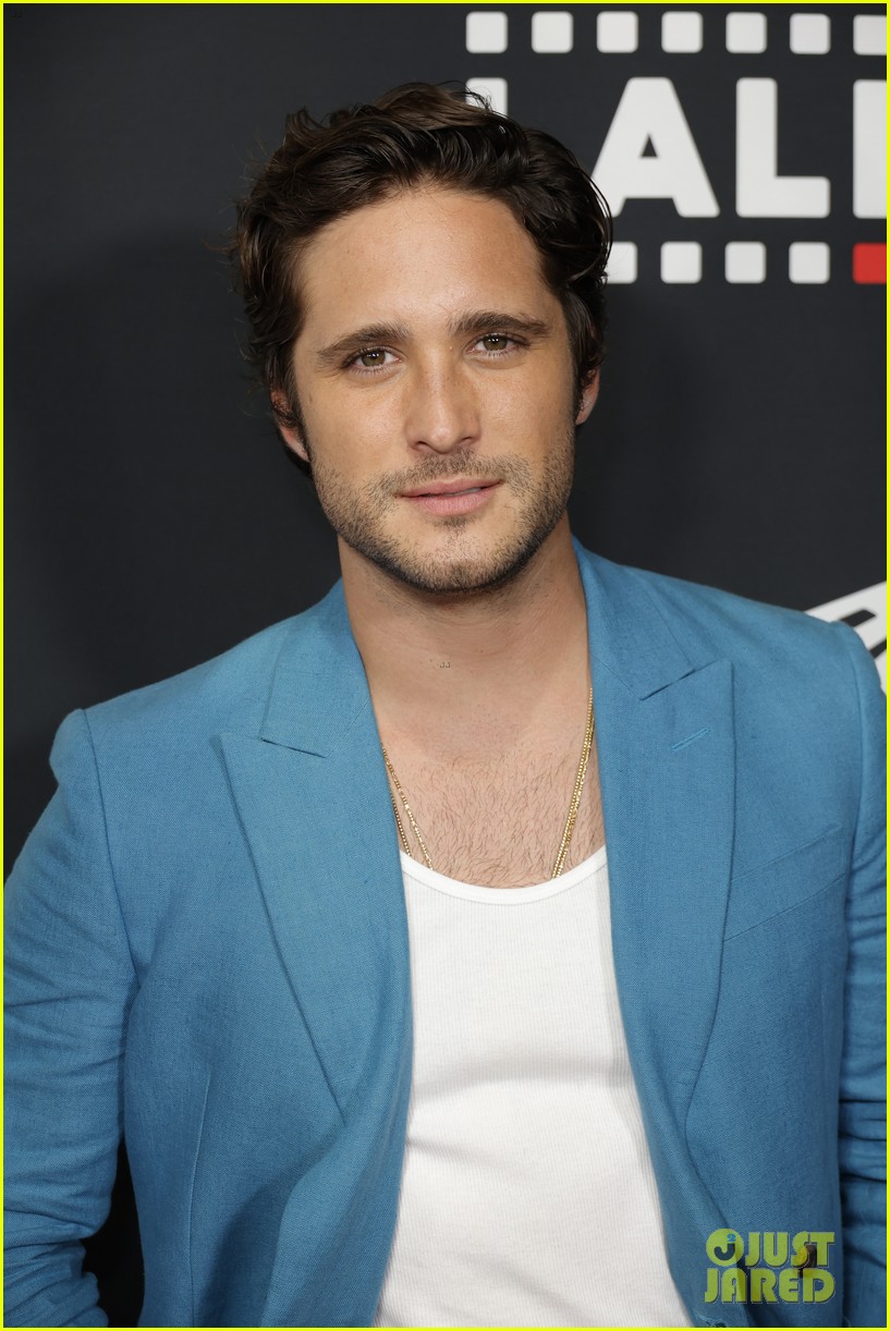 Father of The Bride's Adria Arjona Received A 'Special Message' From ...