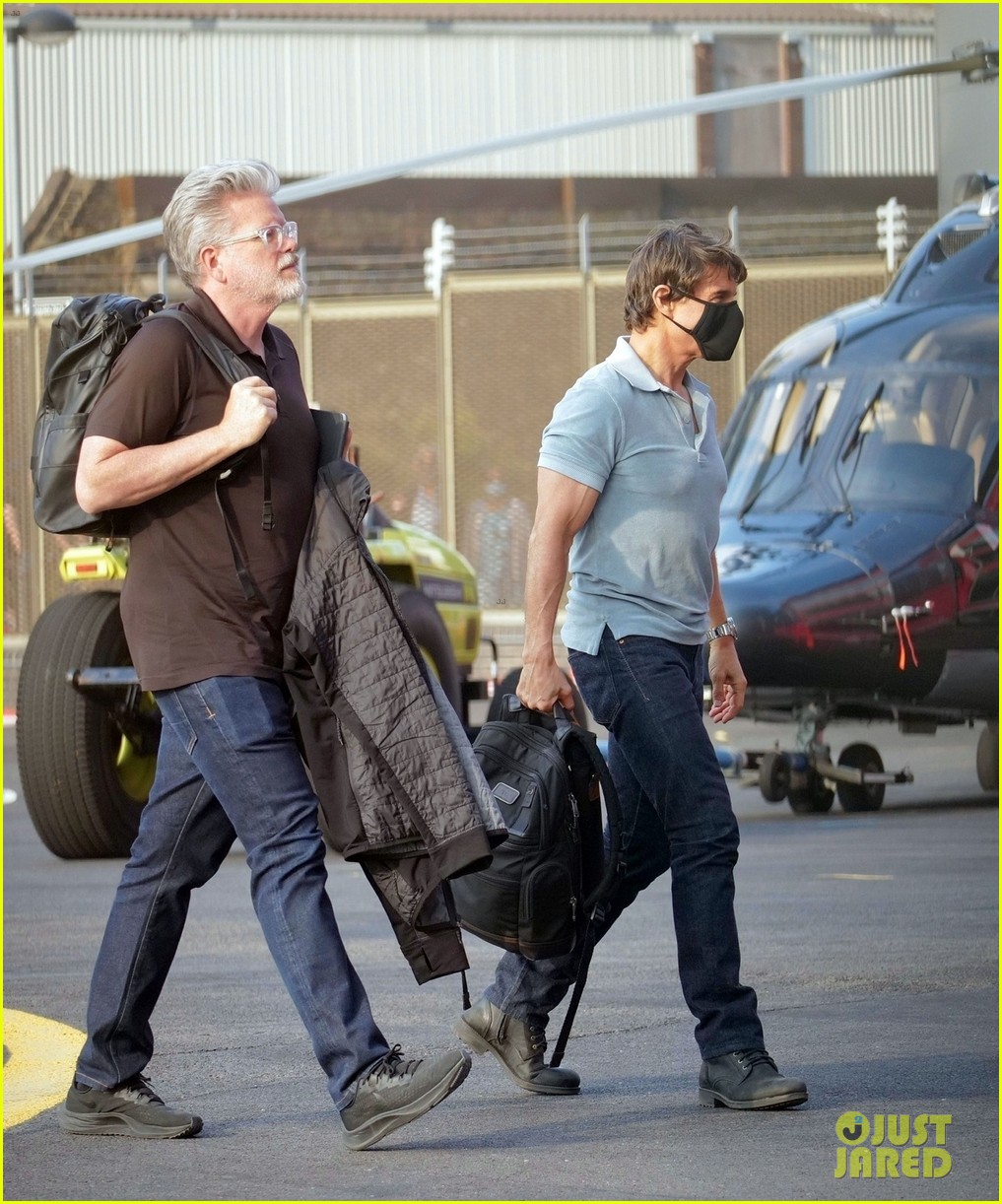 Tom Cruise Looks Ripped in New Photos Ahead of His 60th Birthday: Photo ...