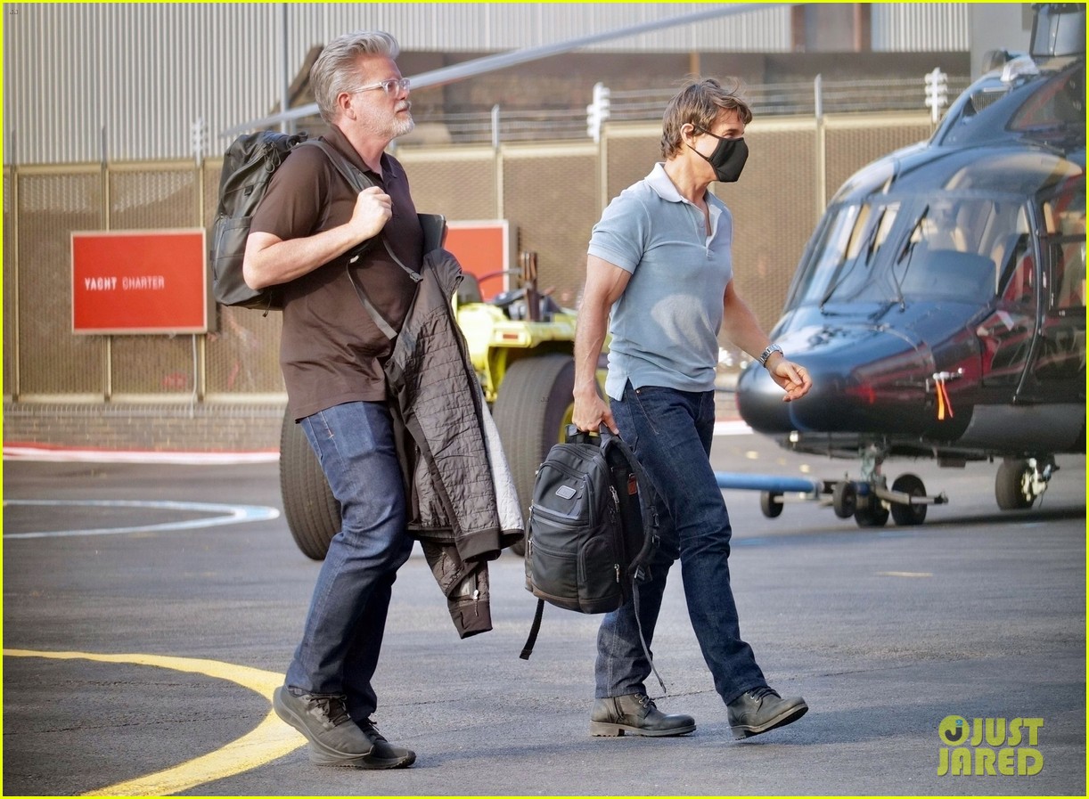 Tom Cruise Looks Ripped in New Photos Ahead of His 60th Birthday: Photo ...