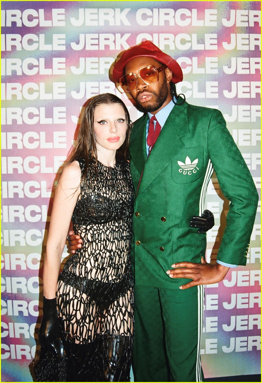 Photo: julia fox at circle jerk 04. | Photo 4776760 | Just Jared ...