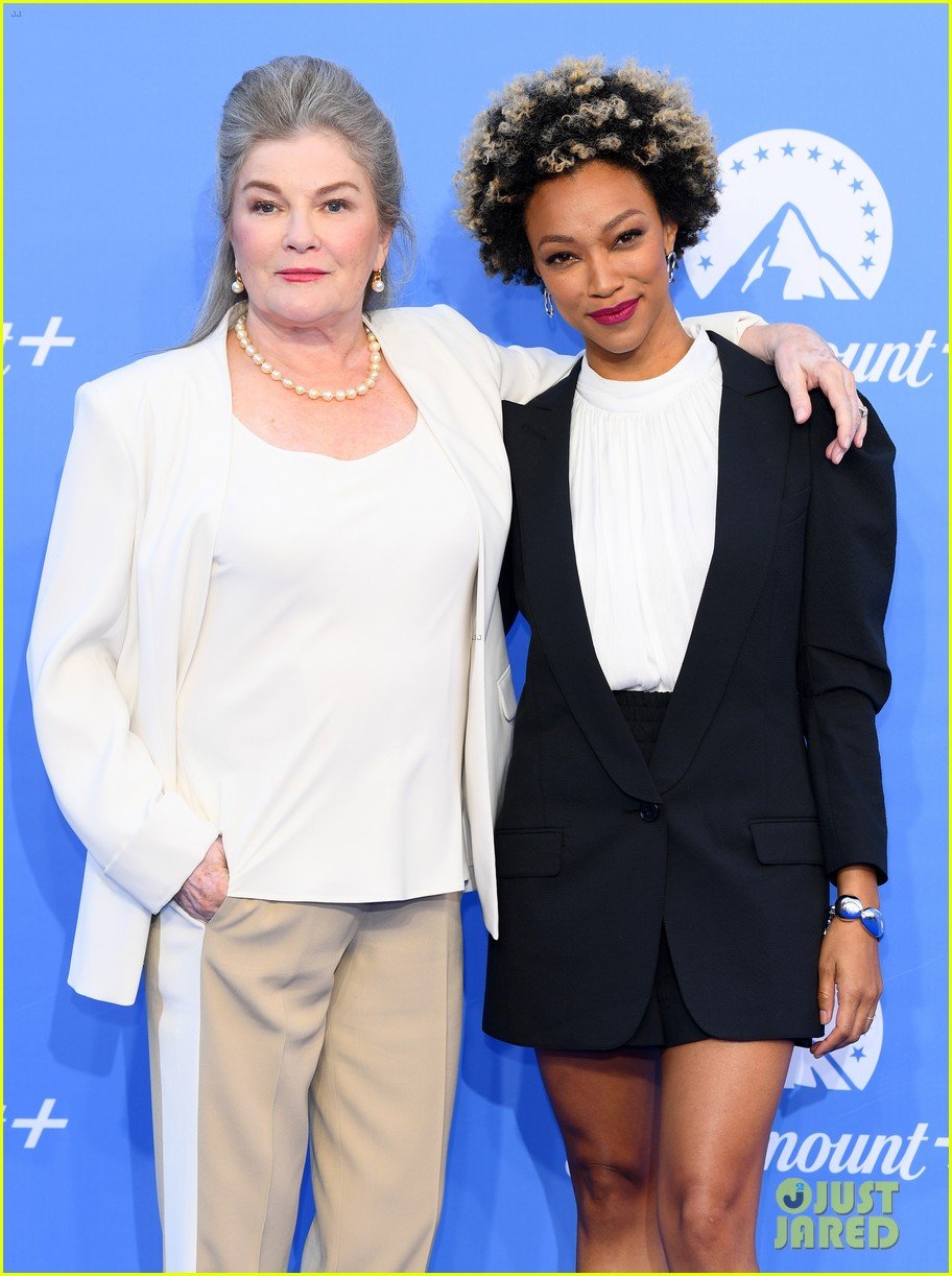 Jessica Chastain, Viola Davis & Michelle Pfeiffer Lead The Stars at ...