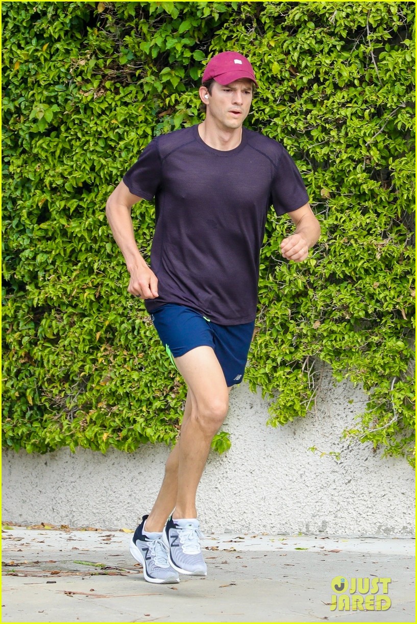 Ashton Kutcher Kicks Off His Morning with Jog Around Beverly Hills ...