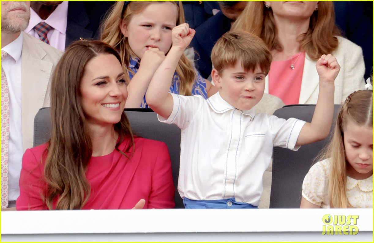 Prince Louis Once Again Steals The Show at Platinum Jubilee - See His ...