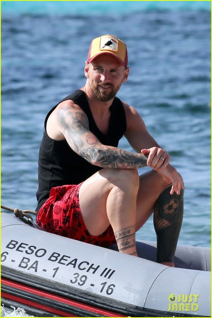 Lionel Messi Soaks Up the Sun During Yacht Trip with Friends in Spain ...