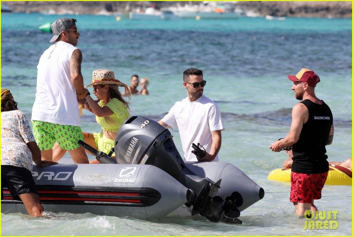 Lionel Messi Soaks Up the Sun During Yacht Trip with Friends in Spain ...