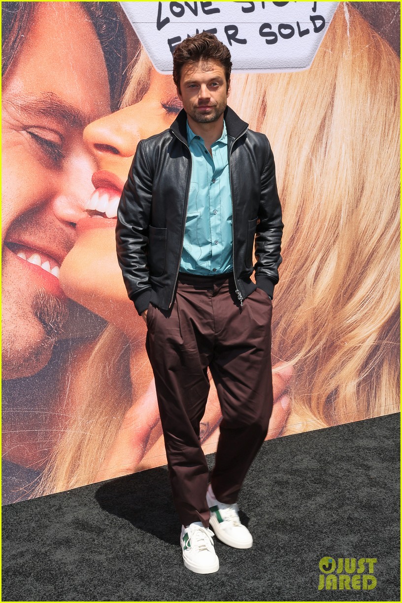 Seth Rogen Debuts Bleached Blonde Hair at 'Pam & Tommy' FYC Event with ...