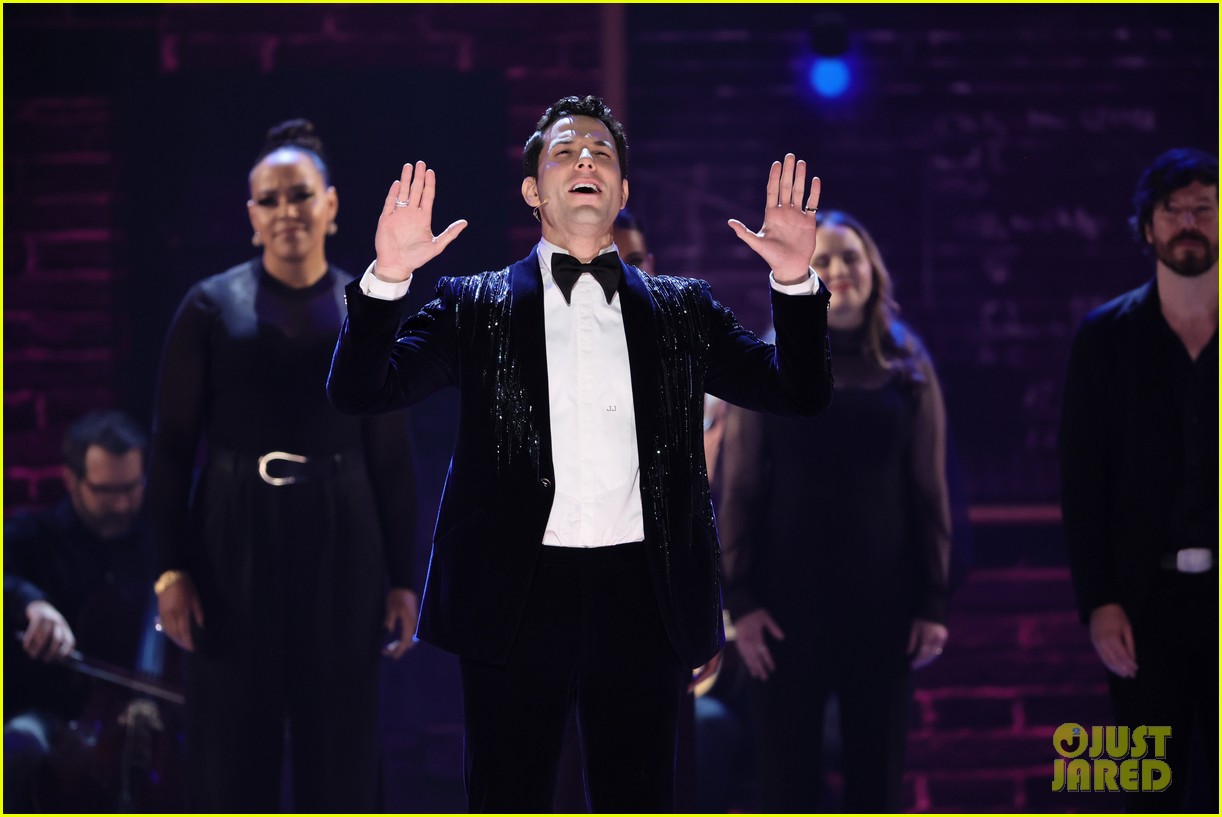 Skylar Astin Leads the 'Spring Awakening' Reunion Performance at Tony ...