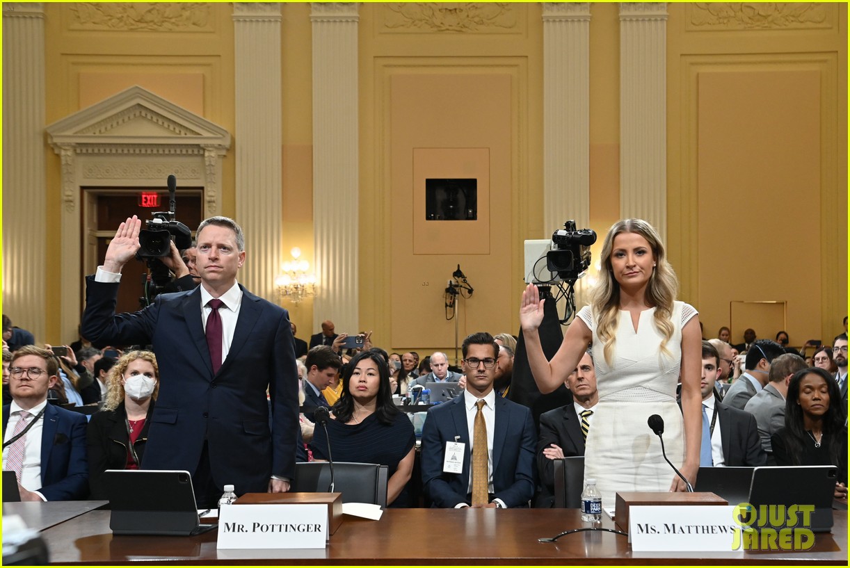 Twitter is Thirsting Over 'Clark Kent' Lookalike at January 6th ...