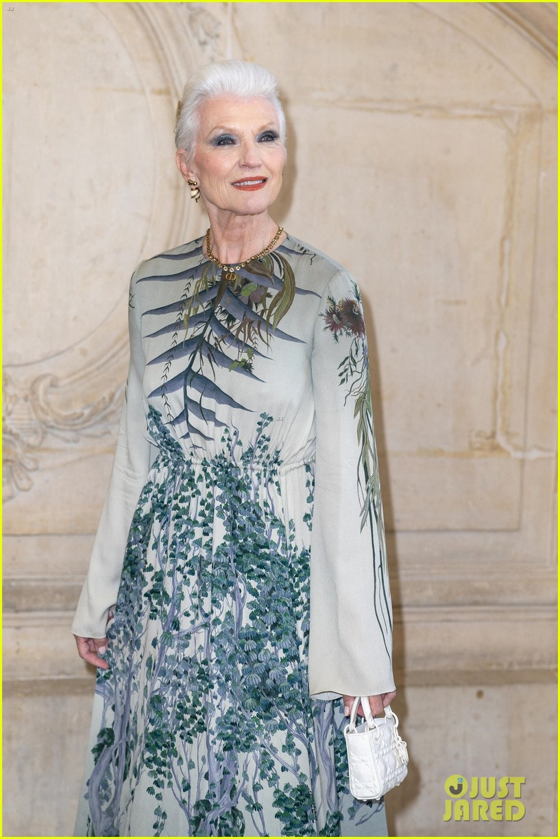 Avatar's Zoe Saldana & Sigourney Weaver Join Lots of Stars at Dior's ...