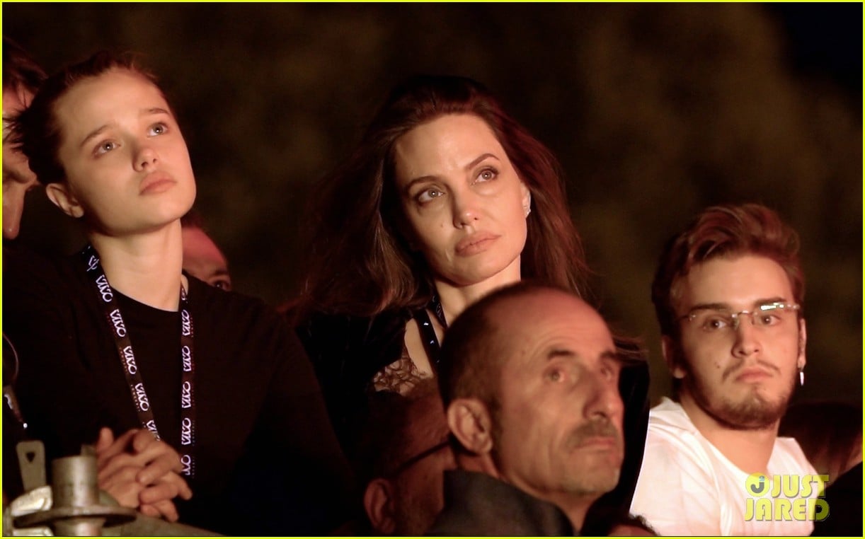 Angelina Jolie & Daughter Shiloh Check Out Måneskin in Concert!: Photo ...