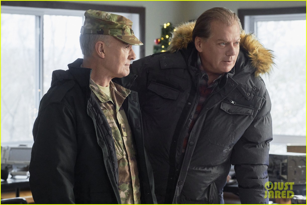 Kayla Wallace Reveals How Her New Hallmark Movie 'My Grown-Up Christmas ...