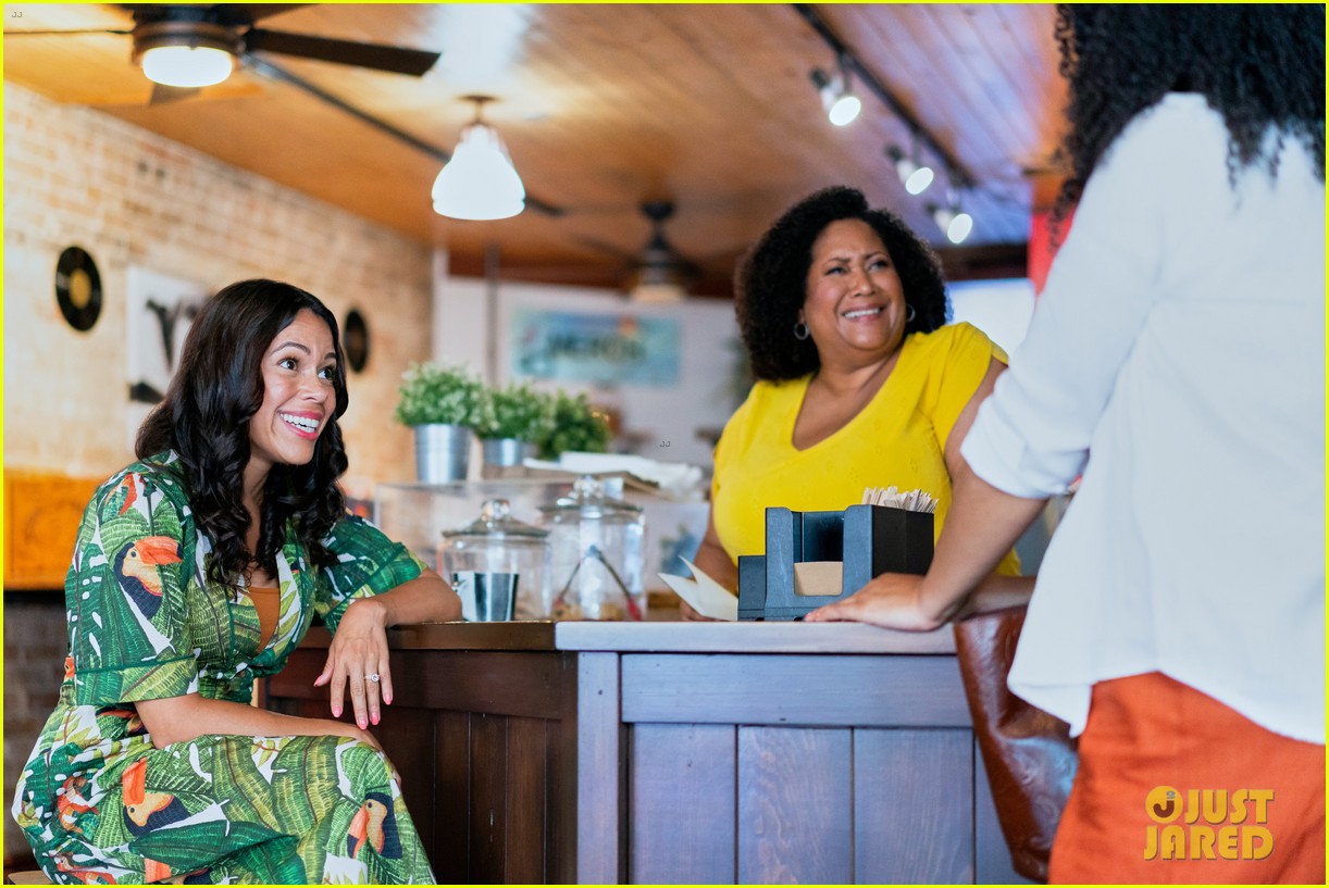 Former Soccer Star Franco Lo Presti Romances Vanessa Sears in Hallmark ...