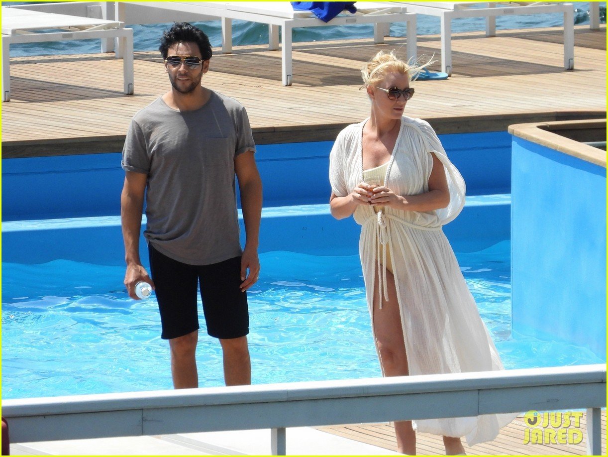 Sandra Lee & Boyfriend Ben Youcef Enjoy a PDA-Filled Pool Day While in Italy (Photos): Photo ...