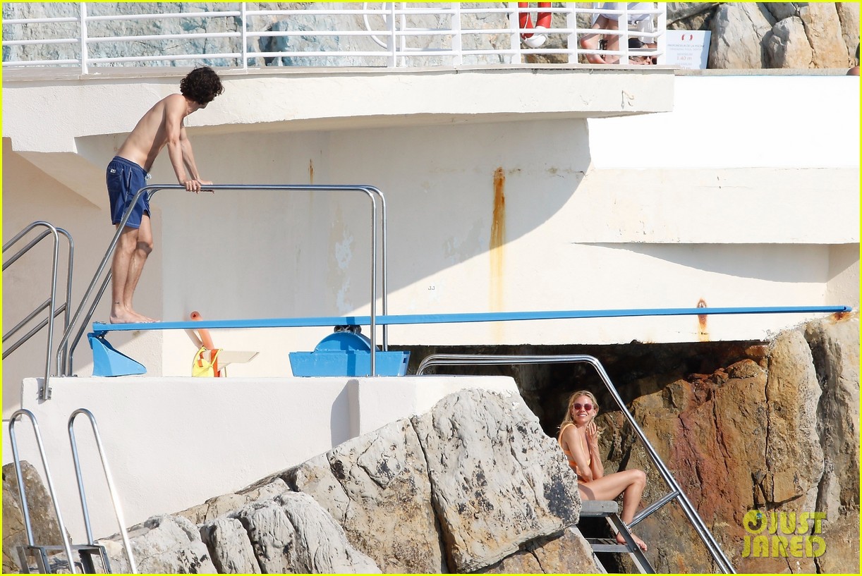 Sienna Miller Dives Off A Ladder During Swim in France With Oli Green ...