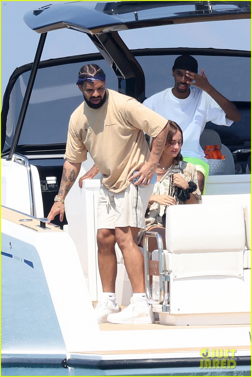 Drake Vacations in Saint-Tropez with YouTuber Suede Brooks: Photo ...