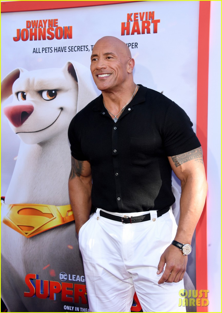 Keanu Reeves Meets Up With Dwayne Johnson & Kevin Hart at 'DC League of ...