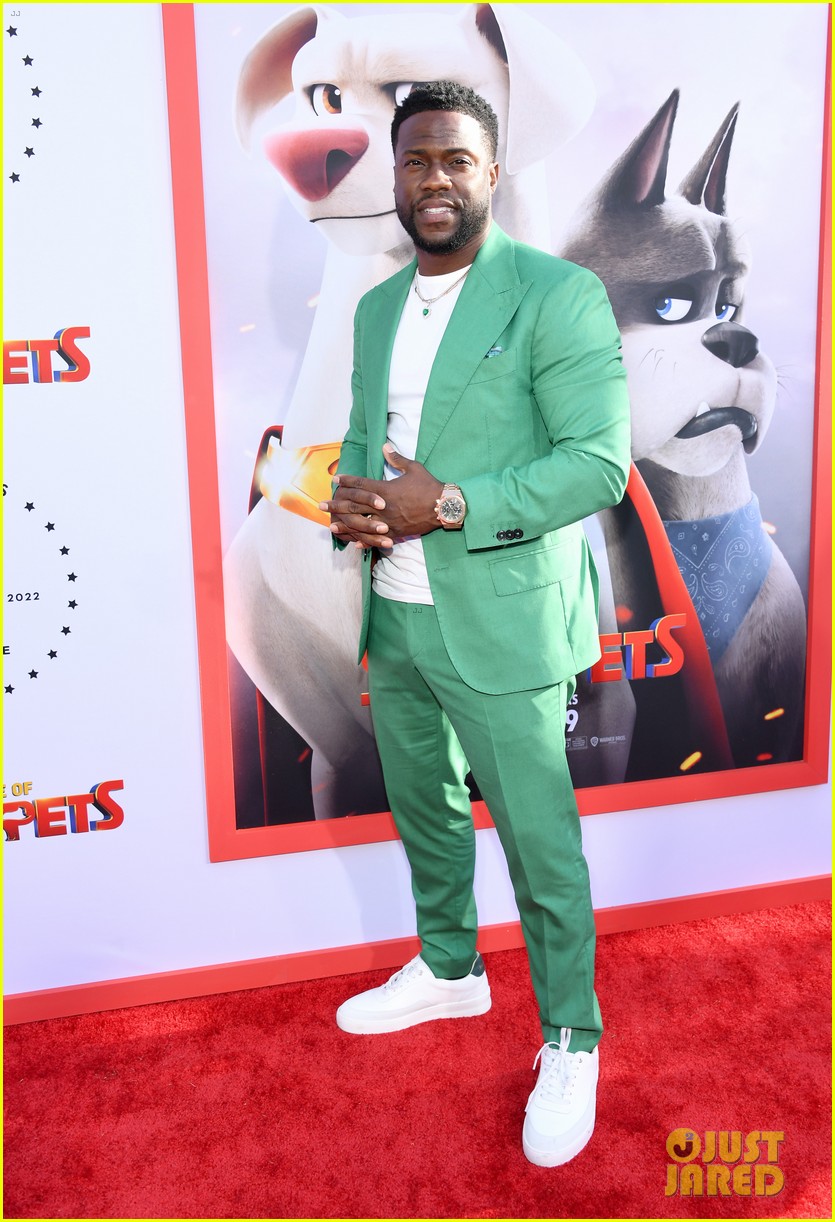 Keanu Reeves Meets Up With Dwayne Johnson & Kevin Hart at 'DC League of ...