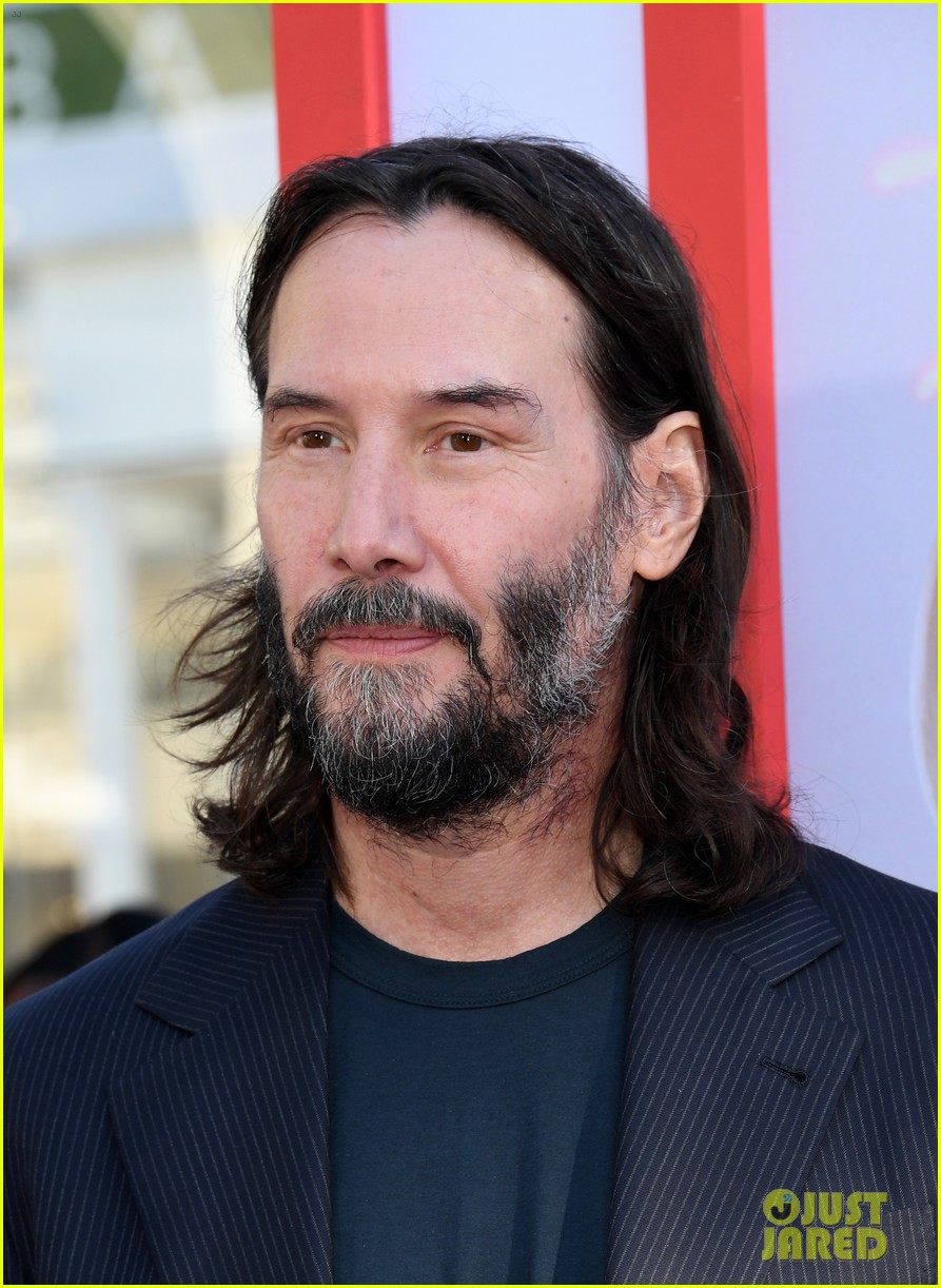 Keanu Reeves Meets Up With Dwayne Johnson & Kevin Hart at 'DC League of ...