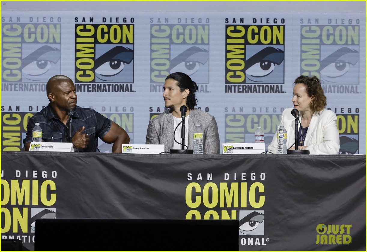 Terry Crews Rips His Shirt Off During 'Tales Of The Walking Dead' Panel ...