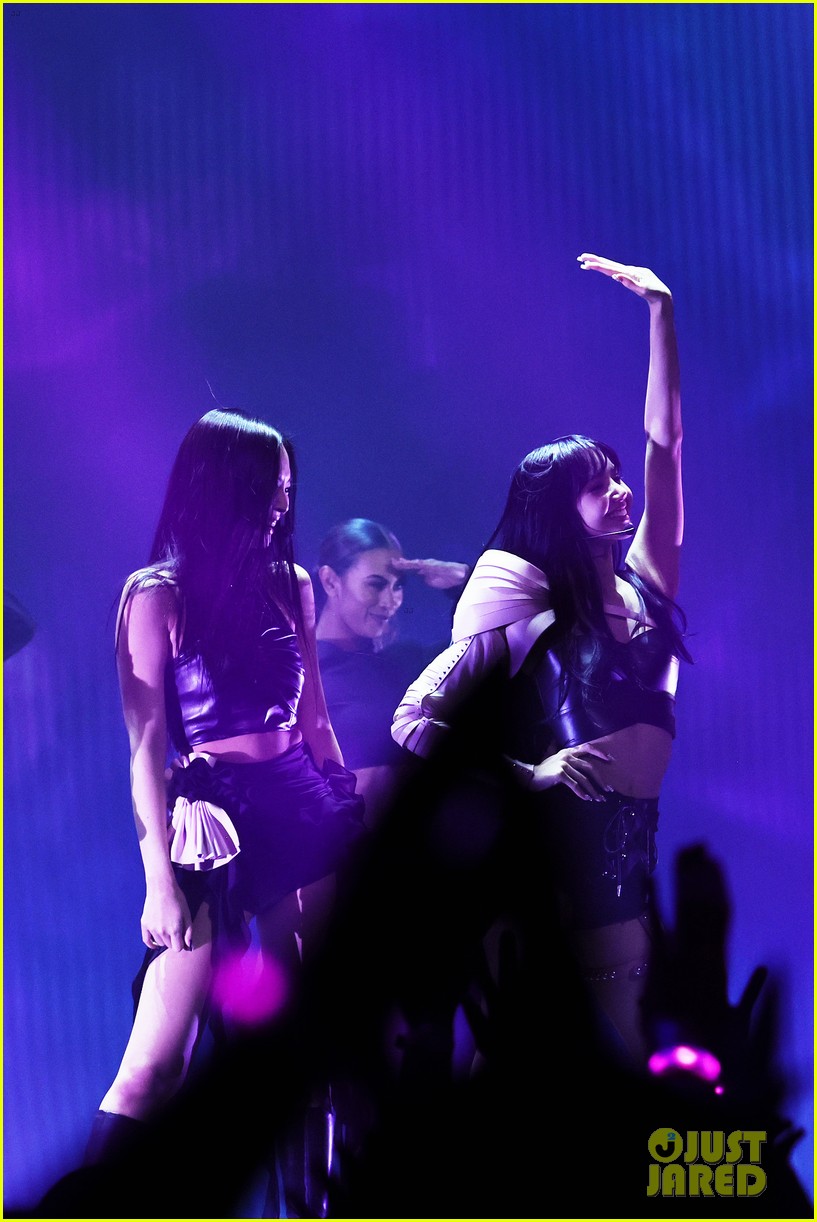 Blackpink Make Their US Award Show Performance Debut at MTV VMAs with ...