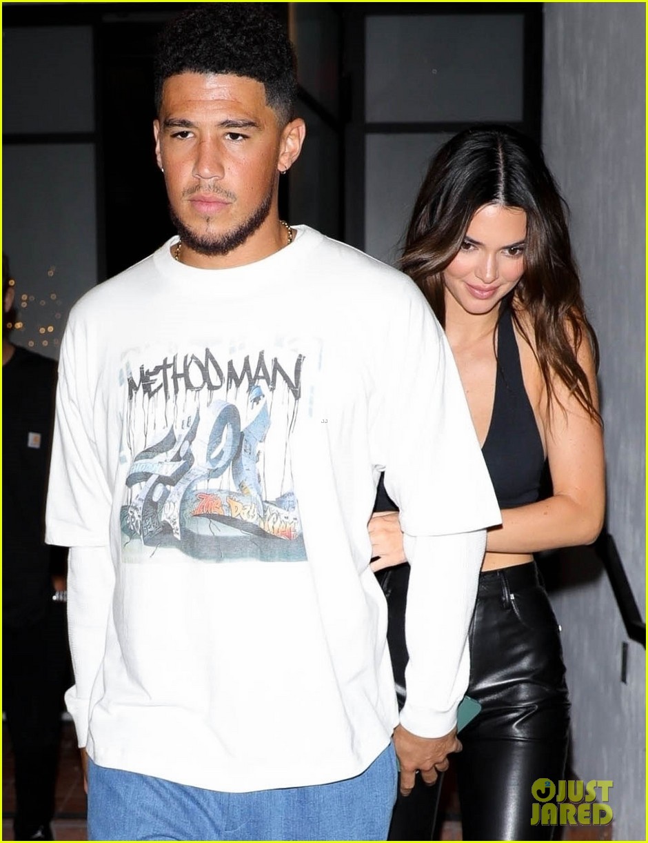 Kendall Jenner & Boyfriend Devin Booker Keep Close on Date Night in West Hollywood: Photo ...