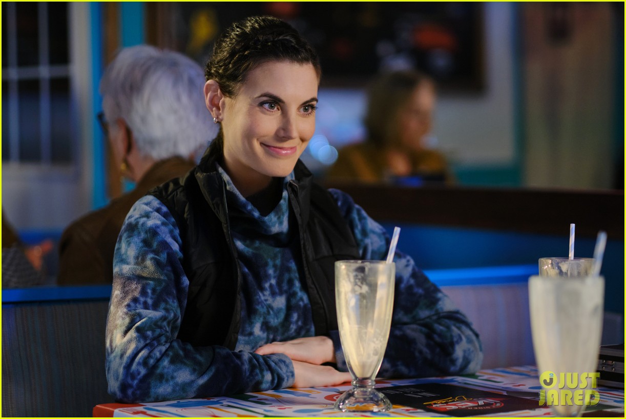 Abby & Evan Try Out Another Fun Date Night in 'Chesapeake Shores': Photo 4807051 | Photos | Just ...