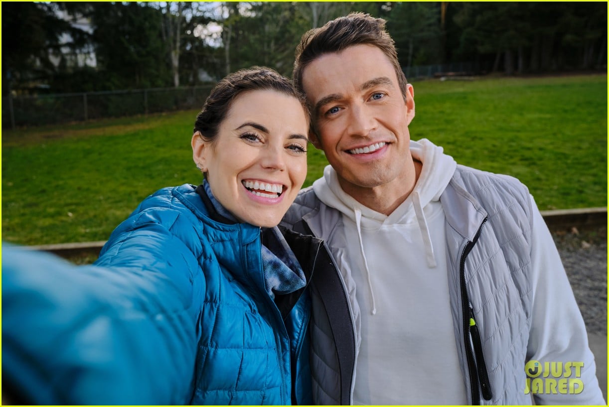 Abby & Evan Try Out Another Fun Date Night in 'Chesapeake Shores': Photo 4807054 | Photos | Just ...