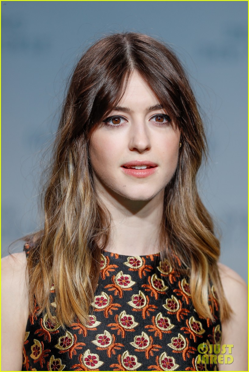 Daisy Edgar-Jones Steps Out In A Feathery Look For 'Where The Crawdads ...