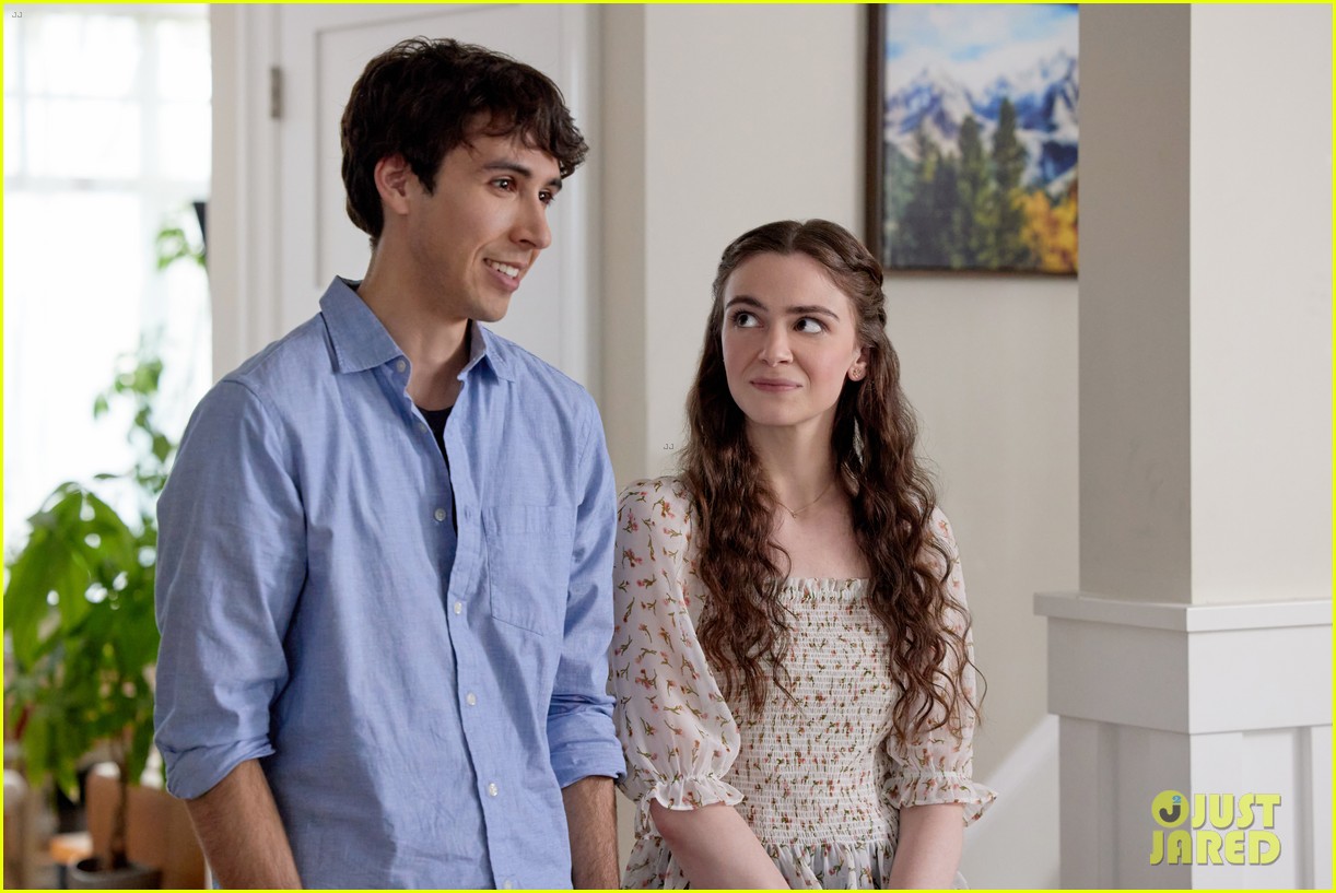 Rachel Boston & Paul Campbell Navigate The Dating Scene as Single ...