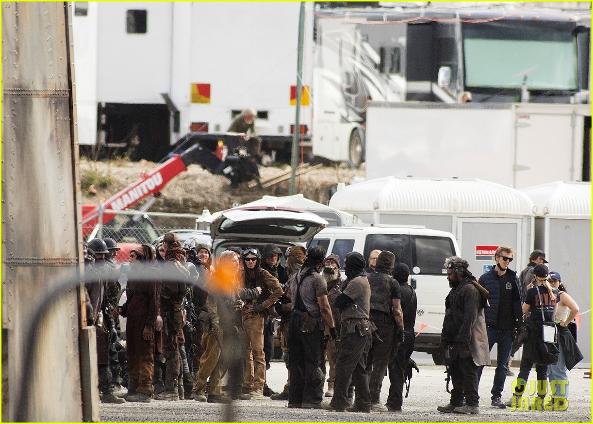 Chris Hemsworth Is Barely Recognizable on Set of 'Mad Max' Prequel 'Furiosa': Photo 4806232 ...