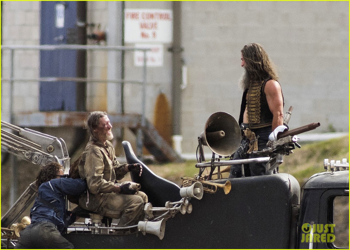 Chris Hemsworth Is Barely Recognizable on Set of 'Mad Max' Prequel 'Furiosa': Photo 4806235 ...